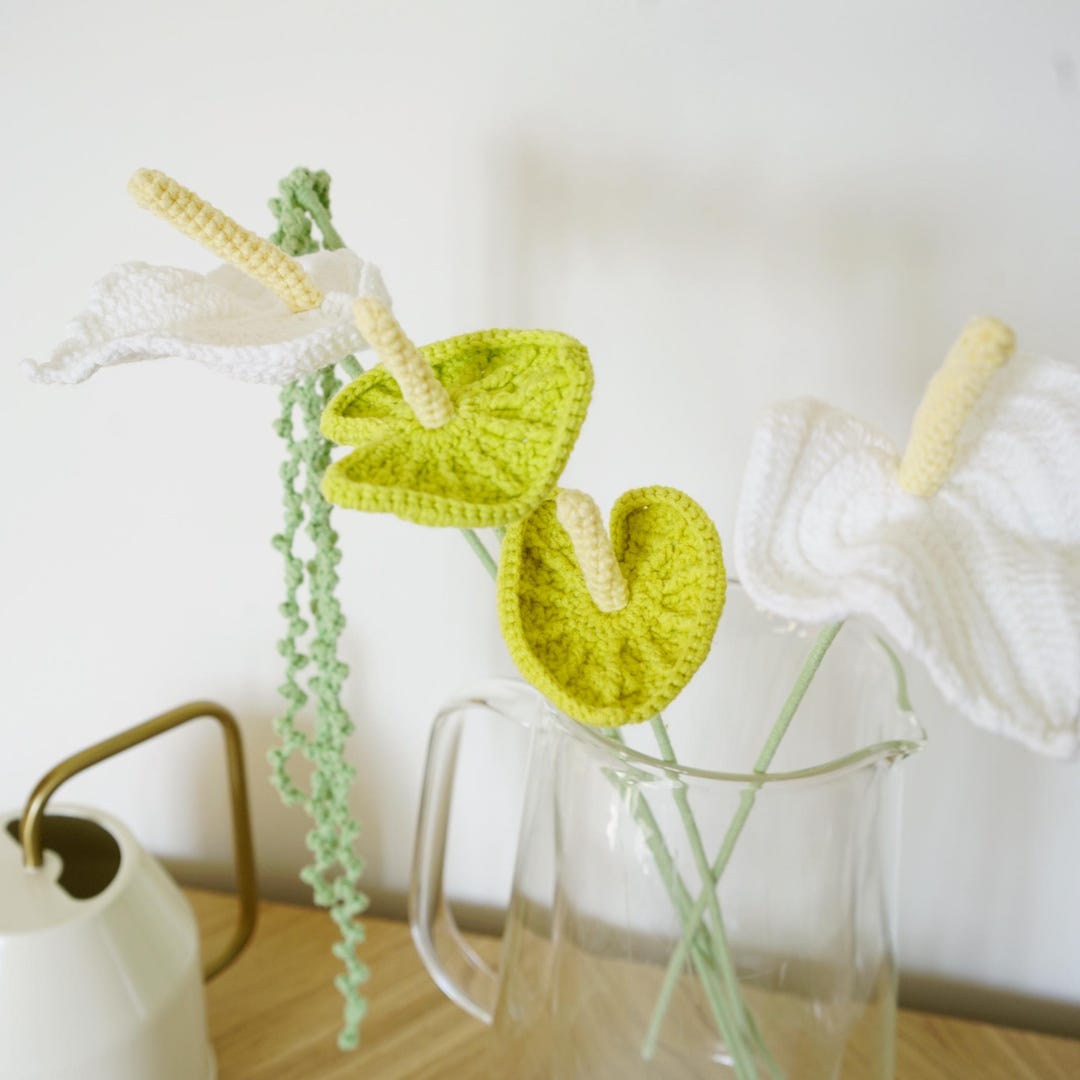 Crochet Flamingo Lily Flower: Handmade Yarn Bouquet Stem - Etsy