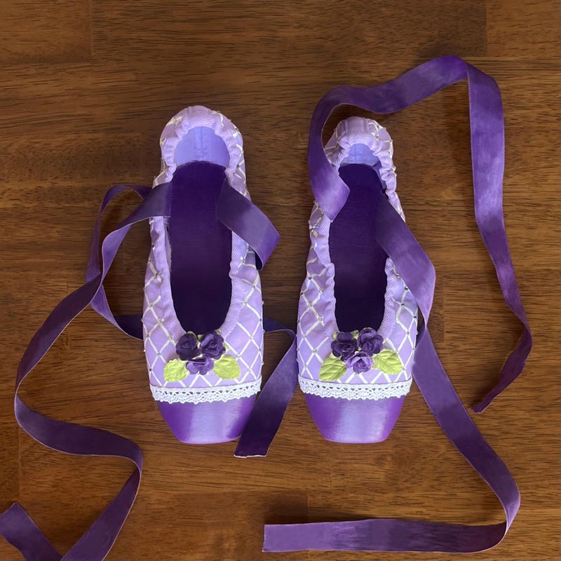 Nutcracker Pointe Shoe - Etsy