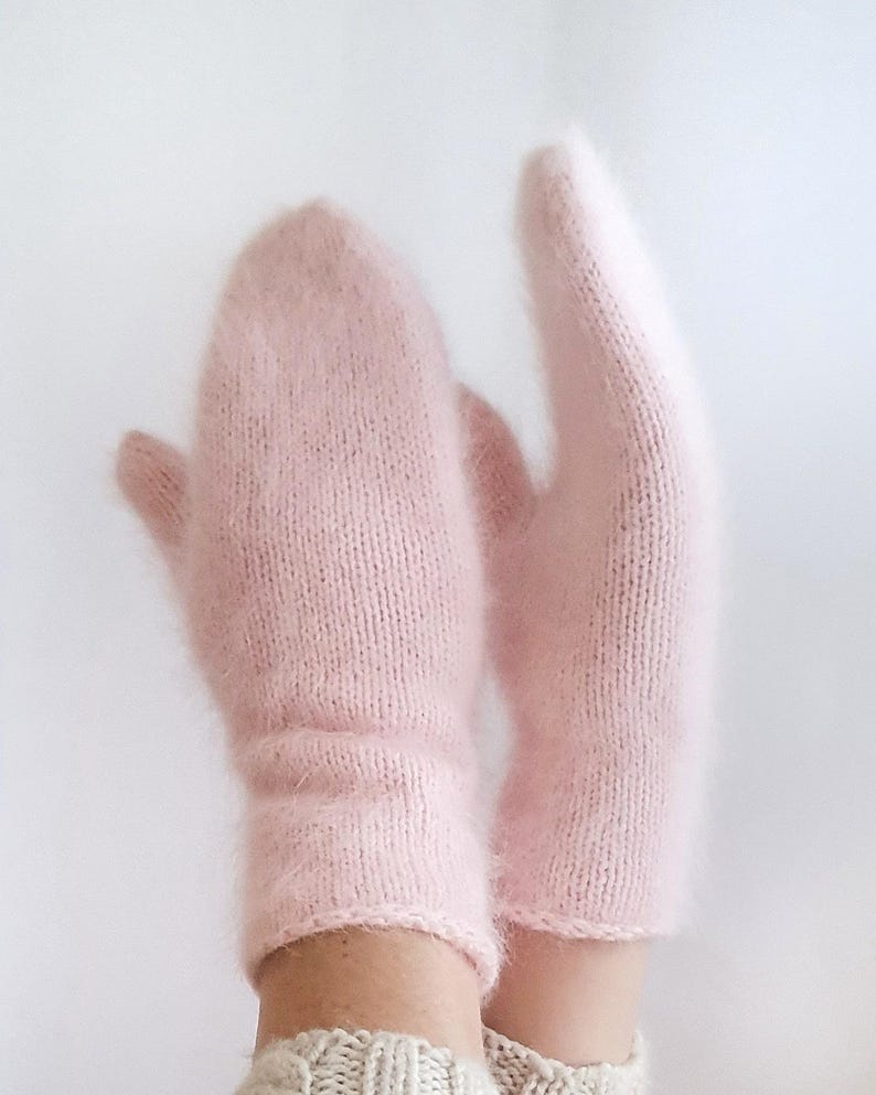 Angora Fluffy Mittens Knitting Pattern: Easy Vintage Style Wrist ...