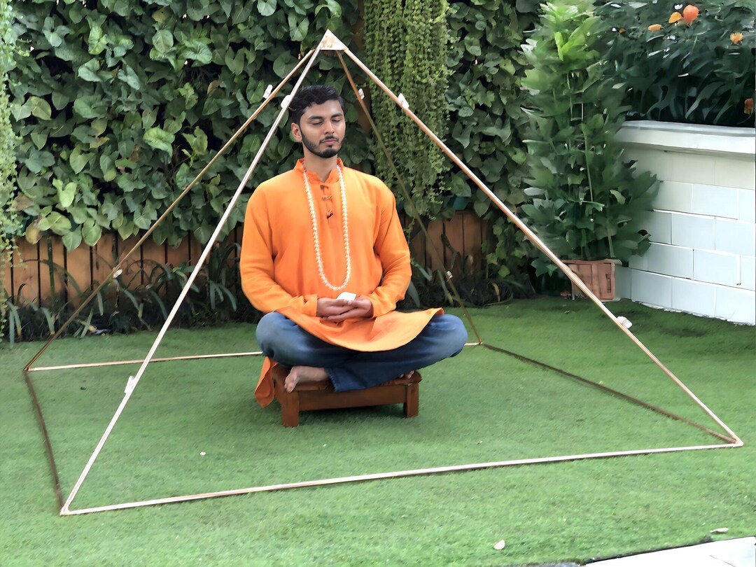 Copper Deluxe Lite Duty Giza Meditation Pyramid 6 Feet Base With 5 Corner Connectors and 16 Main ...