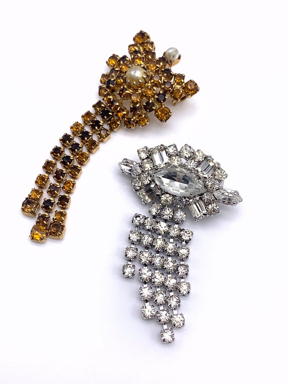 Feminine and beautiful brooches 1940s and 1950s -Two … - Gem