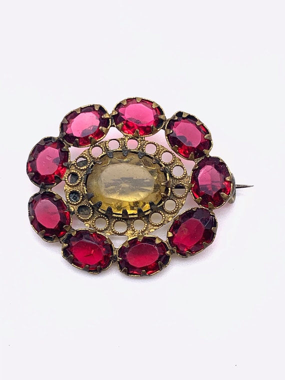 Ancient oval brooch of c.1910s/1920s, with Garnets &… - Gem