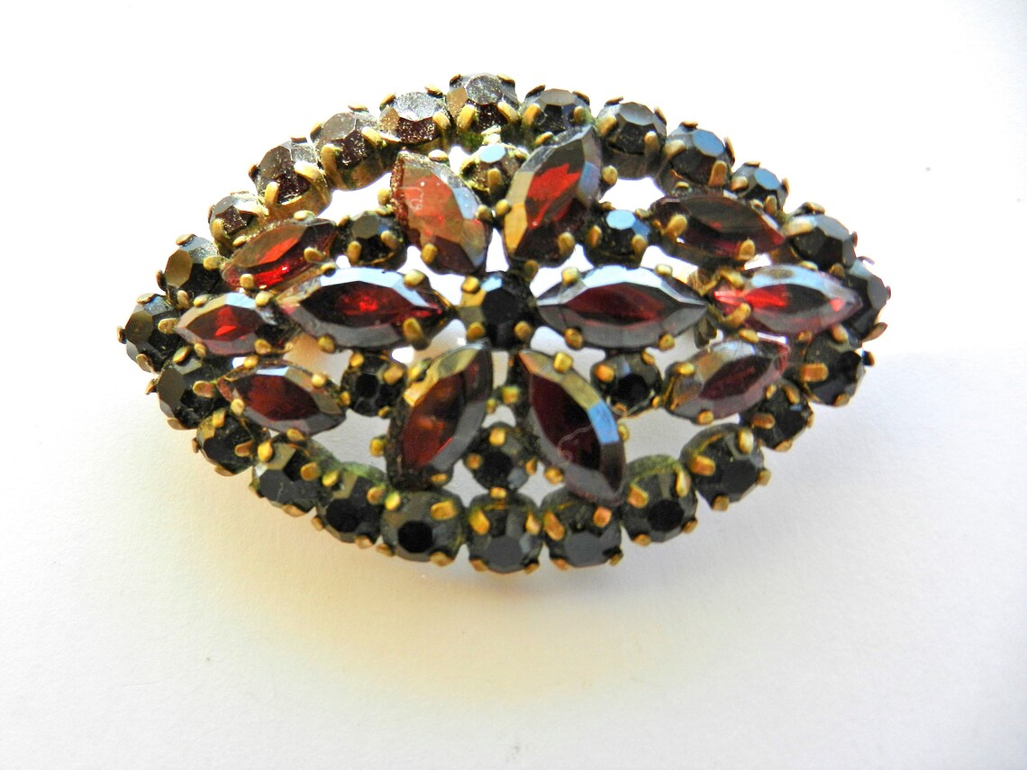 Fabulous Vintage Bohemian Glass Garnet Oval Brooch - Deep Red Top ...