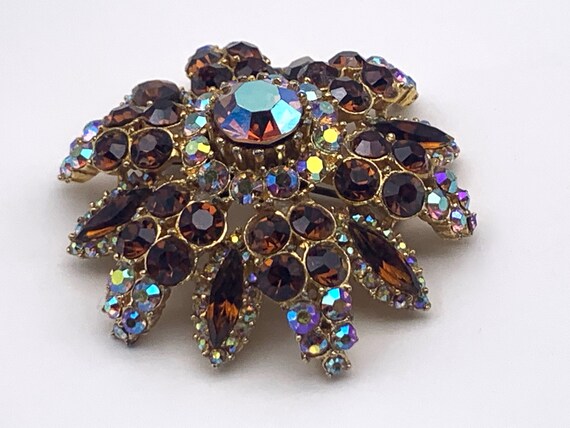 SPHINX signed and 9894 numbered Flower Goldtone Pin B… - Gem