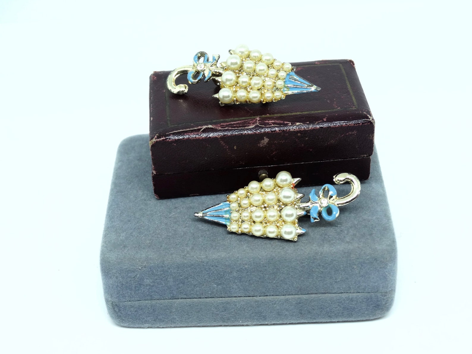 Adorable Umbrella/parasol Twins Pins - Jeweled With Glass Pearls, Pale ...