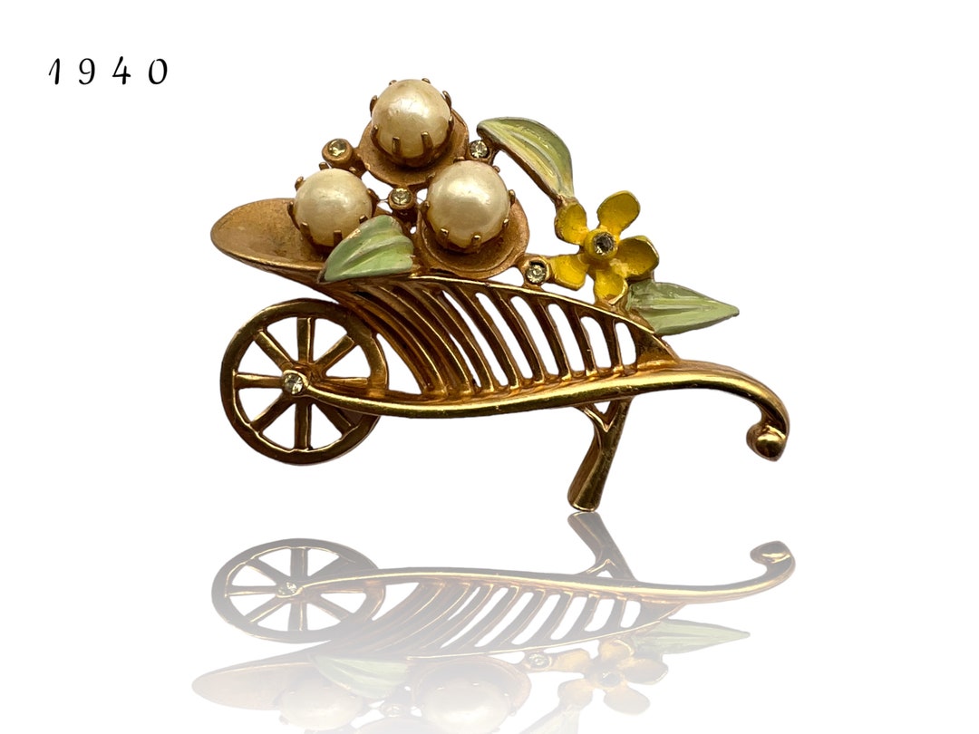Sweet 1940s Vintage Flower Wheelbarrow Cart Brooch -splendor of a Lady ...