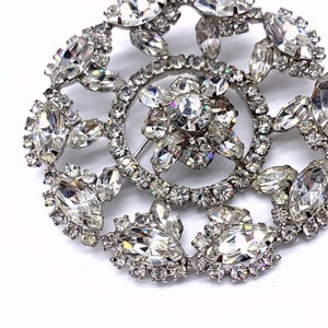 50s Vintage Large Round Rhinestone Brooch/pin Featuring Faceted ...