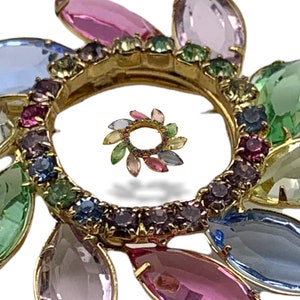 Adorable Brooch With Clear Pastel Colors Swirls Marquise in Bezel Edge ...
