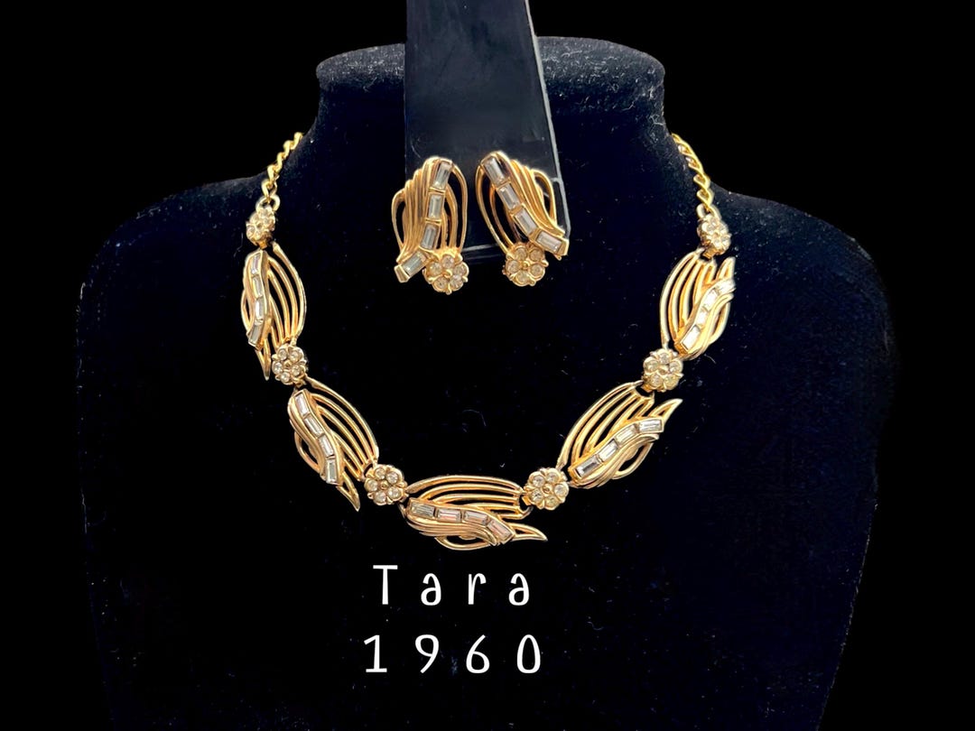 TARA Signed Vintage Sparkling Clear Stones on Floral Gold Tone Design ...