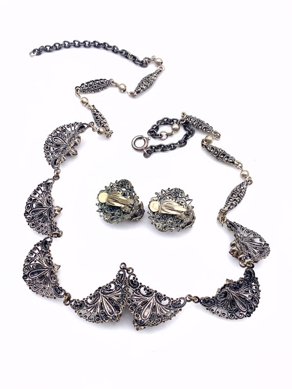 Finely Detailed 1920s Antique filigree Silver Victori… - Gem