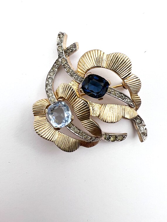 Jomaz 1940 Double gold-tone Leaf design Brooch with g… - Gem