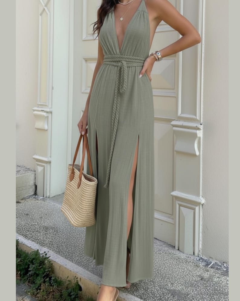 Handgefertigtes Boho Brautkleid aus Bio-Baumwolle mit tiefem V ...