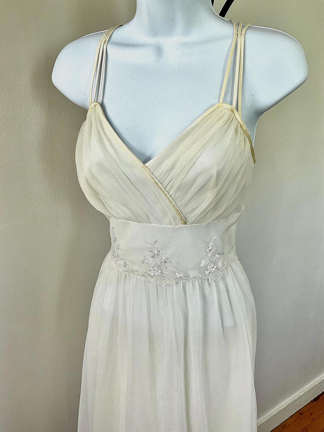 60’s Goddess Nightgown, Mid Length “gotham”, Size 34, Medium - Etsy