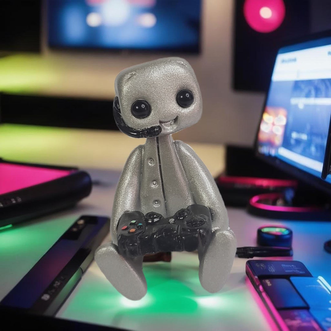 Gamer Robot Resin Art Toy Figure Kawaii Desk Friend Gift - Etsy