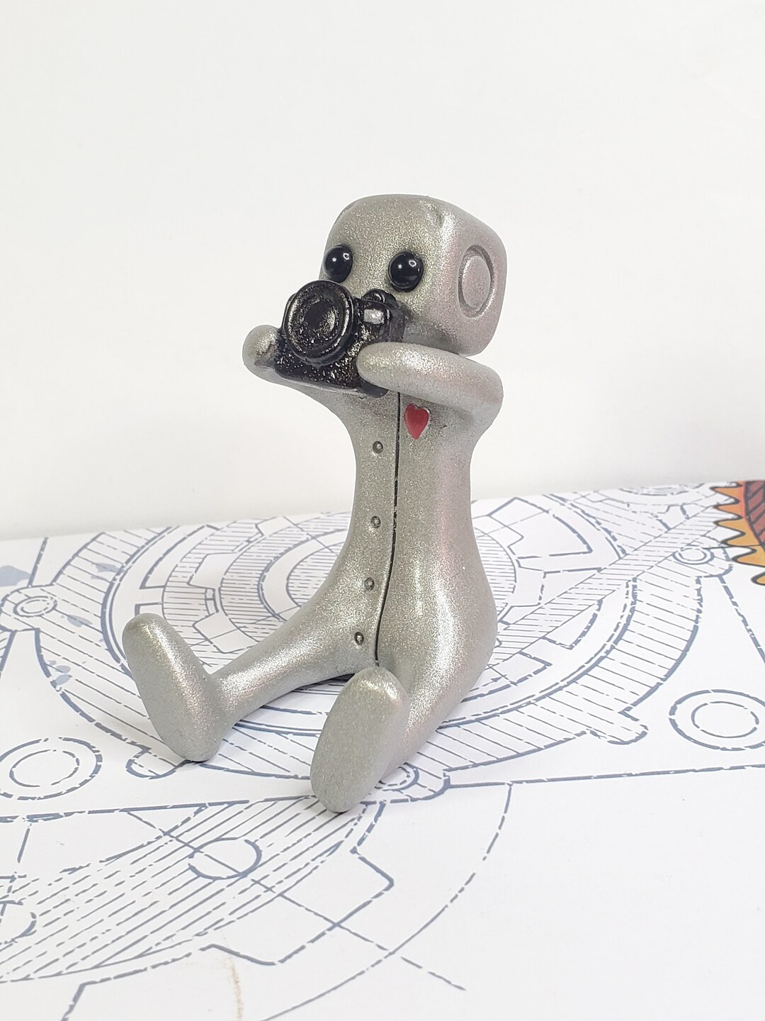 Camera Shy Robot Resin Art Toy Figure Kawaii Desk Buddy Gift - Etsy