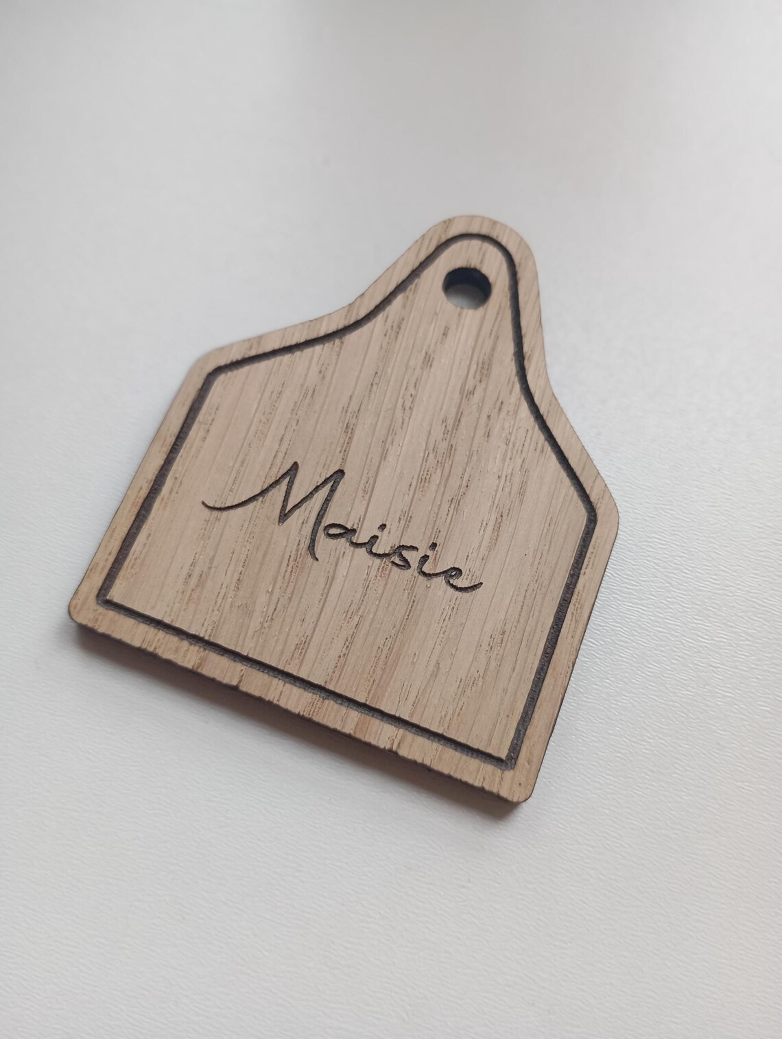 Personalised Rustic Oak Cattle Tag Place Settings | Wedding Favors ...