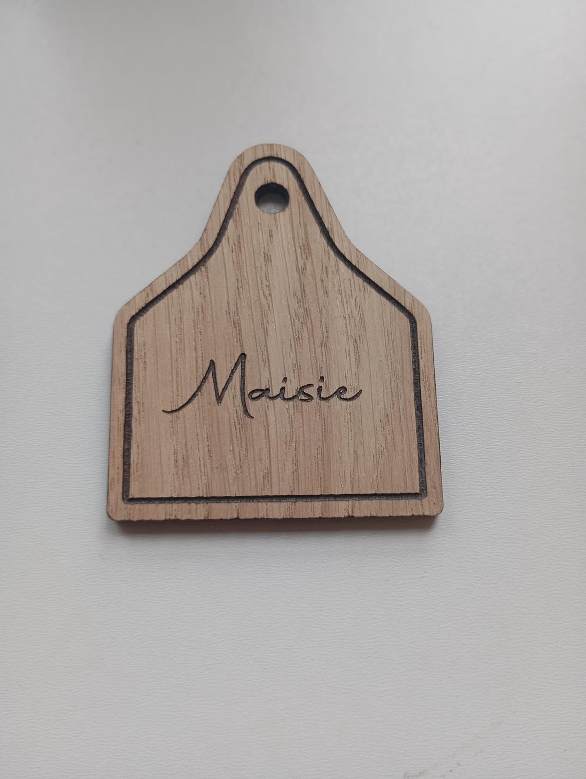 Personalised Rustic Oak Cattle Tag Place Settings | Wedding Favors ...