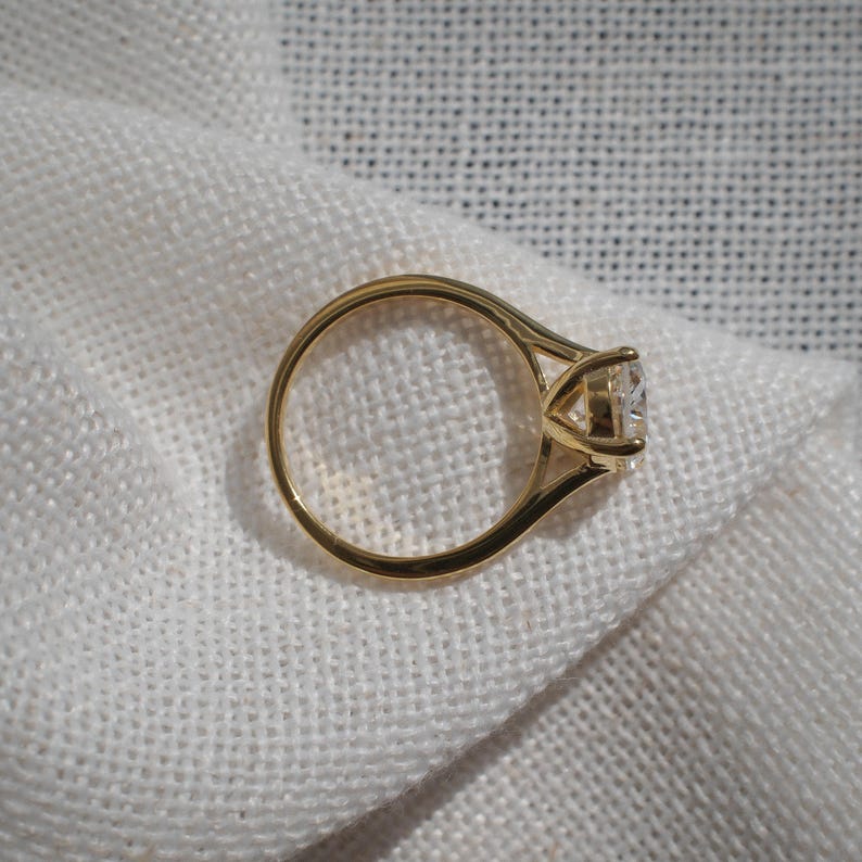 Travel Engagement Ring - 2ct Oval: Soft Yellow Gold Placeholder - Etsy