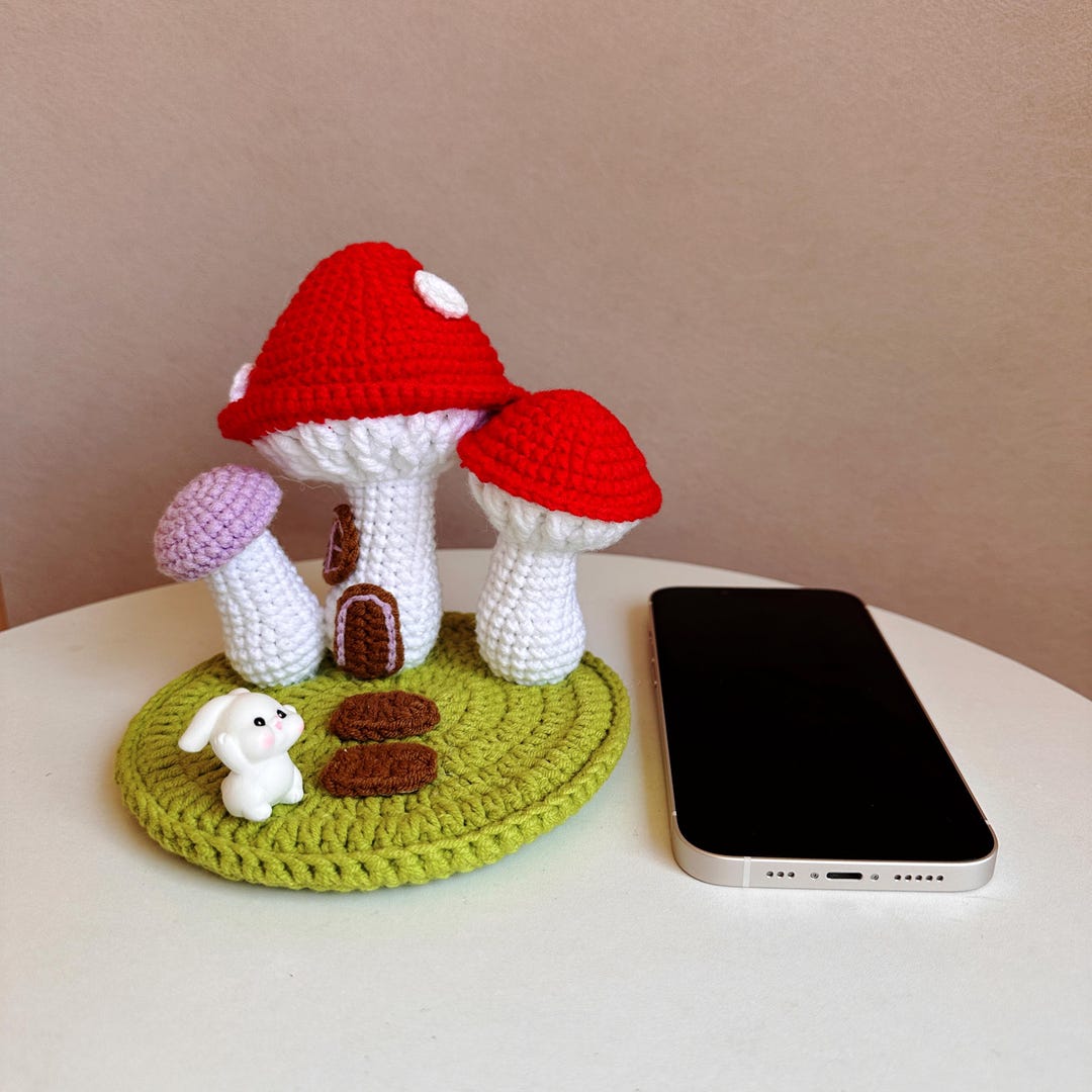 Cute Strawberry Crochet Mobile Phone Holder, Cell Phone Stand Ornament ...