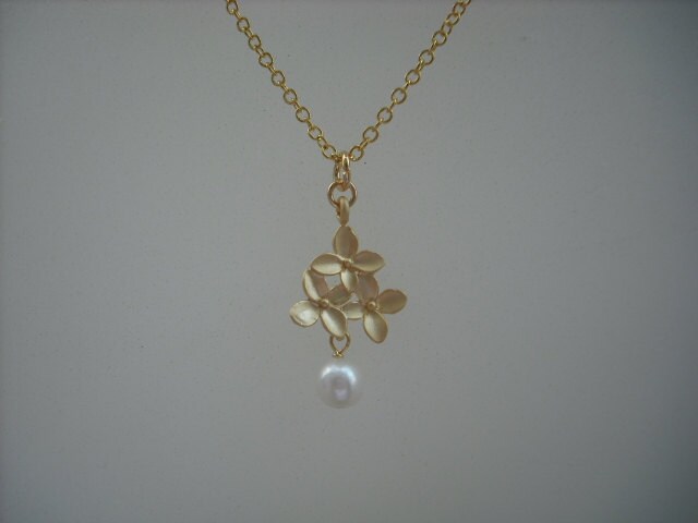 Matte Yellow Gold Cute Little Bouquet With Pearl - Post Earrings - Etsy