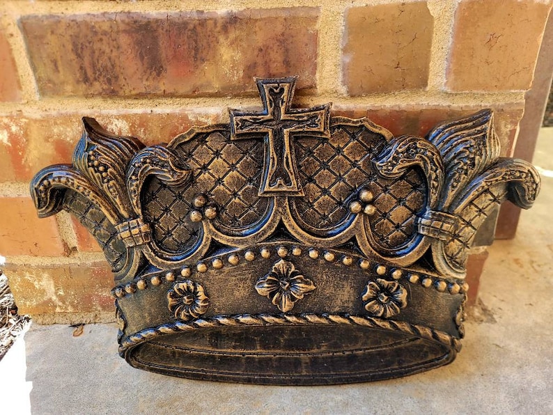 Crown Wall Plaque | PICK YOUR COLOR | Castle Medieval | Old World Decor ...