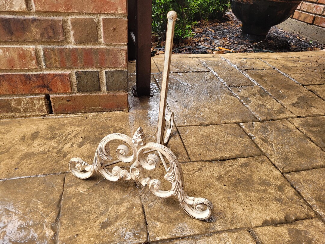 Heavy Iron Easel | PICK YOUR COLOR | Fleur De Lis | Crown | Tuscan ...