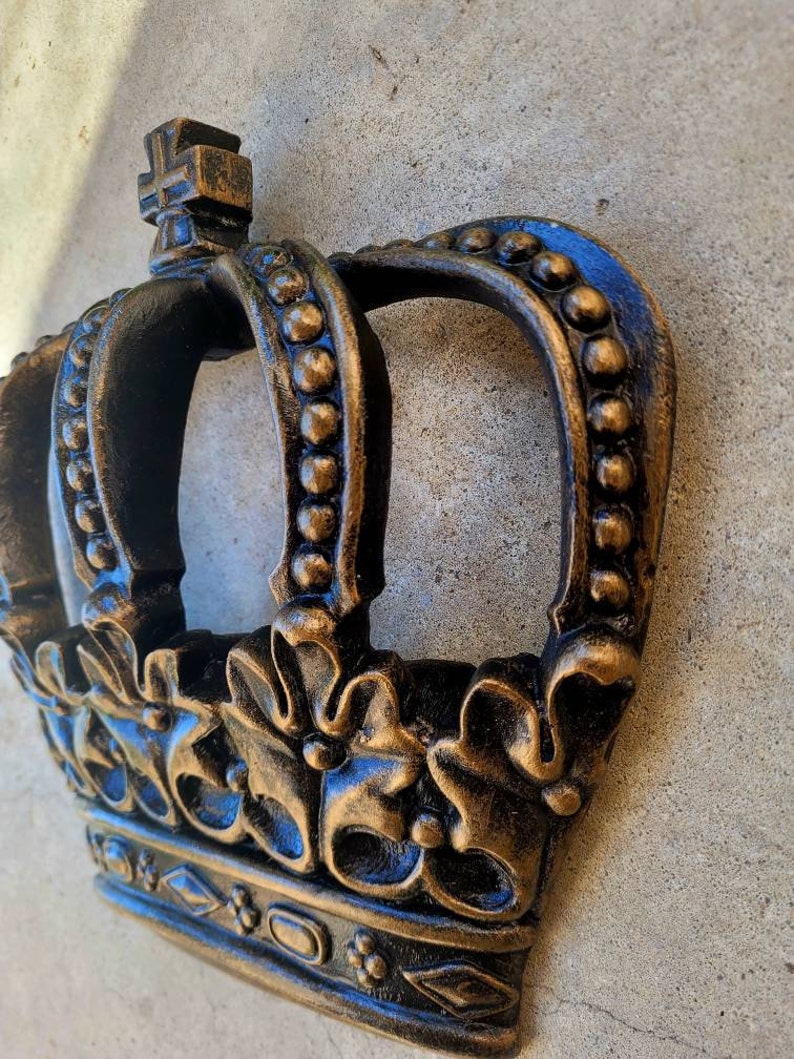 Crown Wall Plaque | PICK YOUR COLOR | Castle Medieval | Old World Decor ...