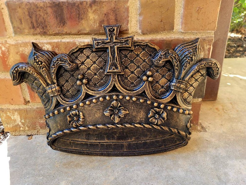 Crown Wall Plaque | PICK YOUR COLOR | Castle Medieval | Old World Decor ...