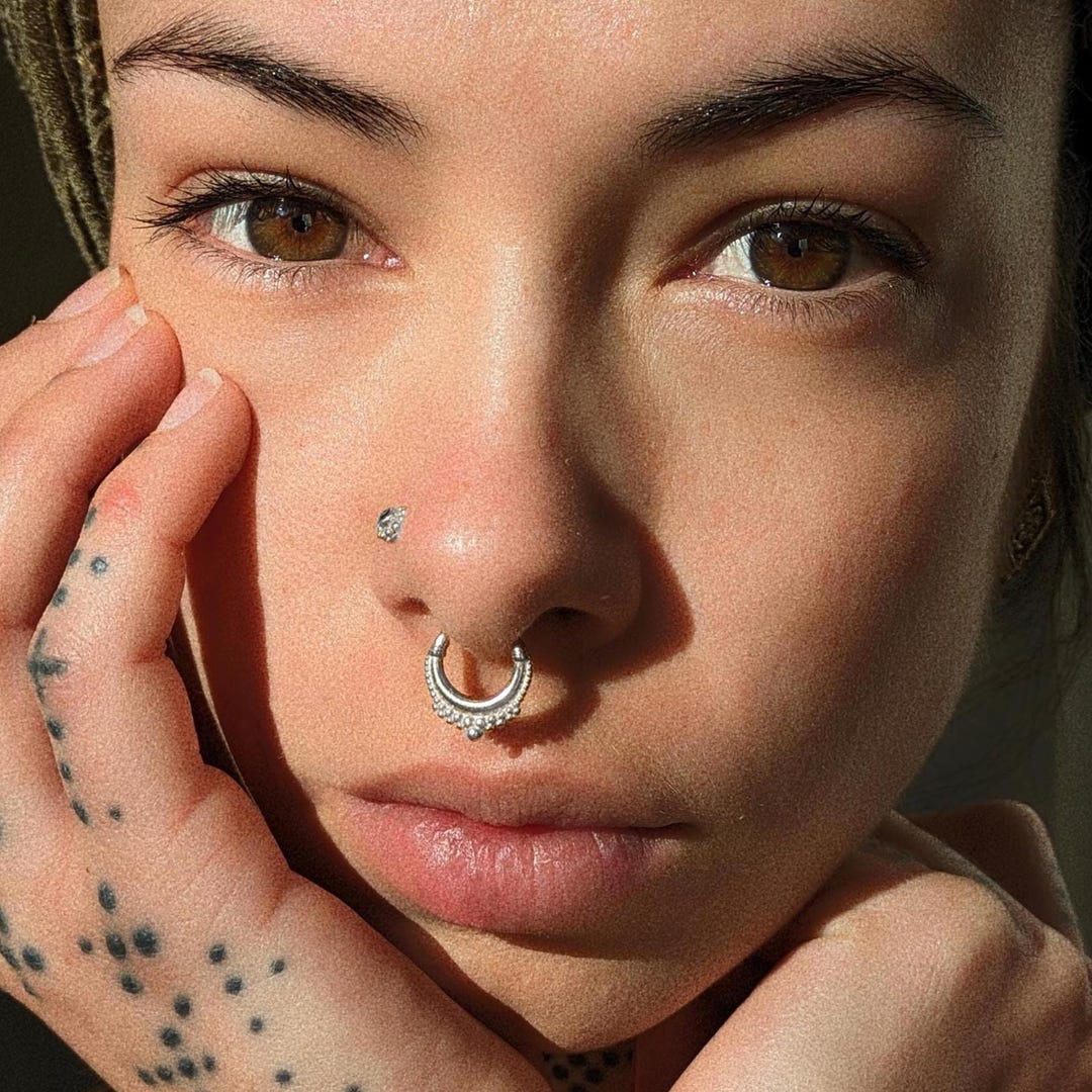 Meena Indian Septum Clicker, Surgical Steel Hinged Segment Piercing ...