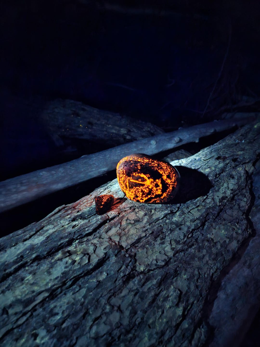 1lb Yooperstones Light up Yooper Rocks UV Light Glow Rocks Fluorescent ...