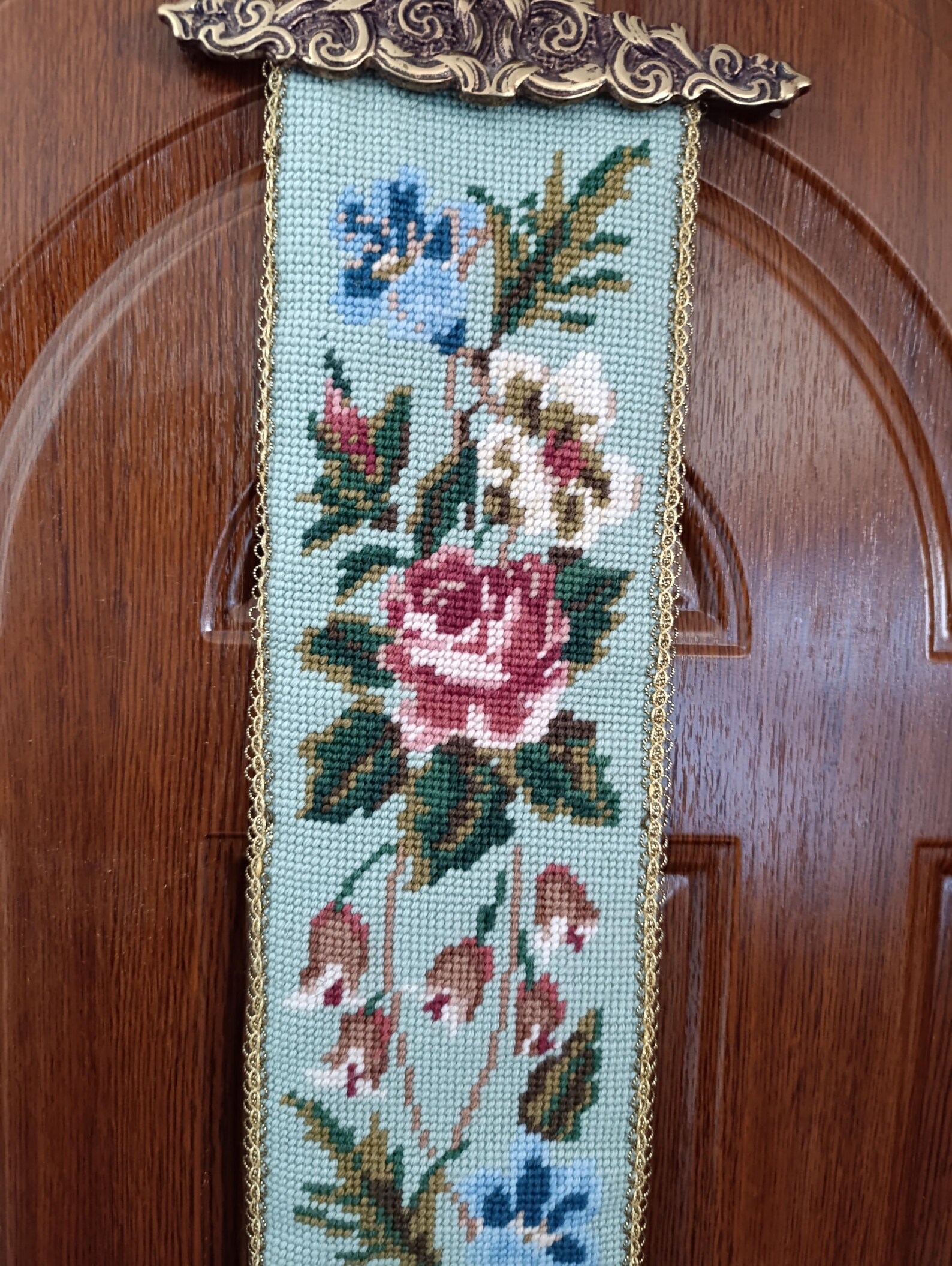 Vintage Estate Needlepoint Bell Pull With Bell Wall Hanging With Bronze ...