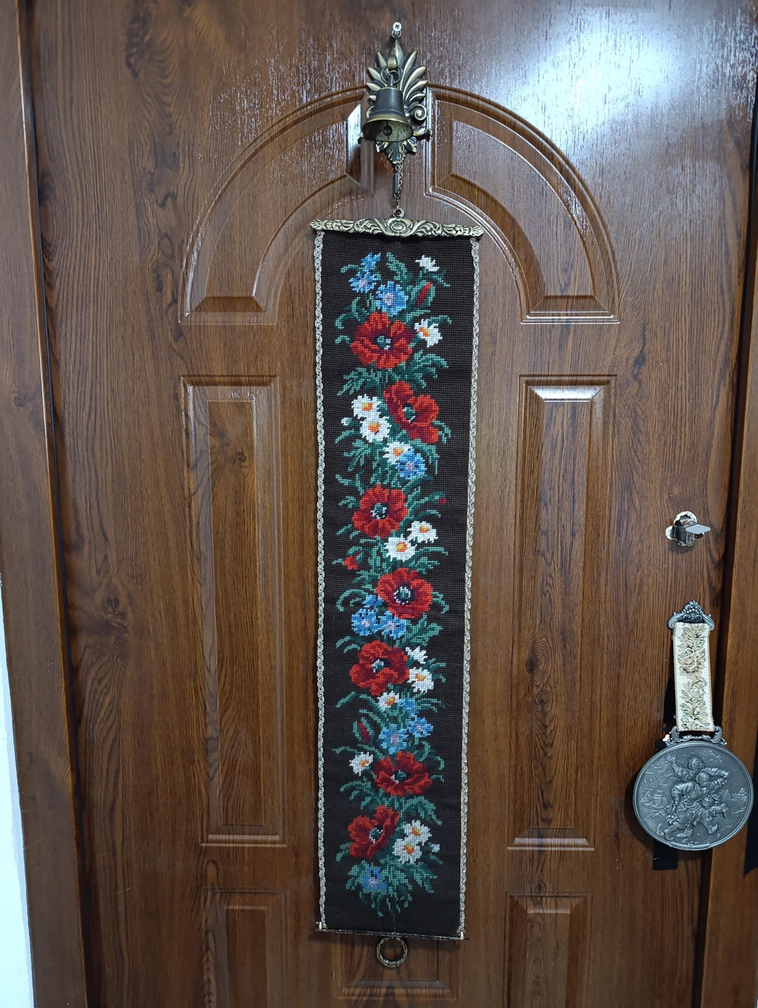 Vintage Estate Needlepoint Bell Pull With Bell Wall Hanging With Bronze ...
