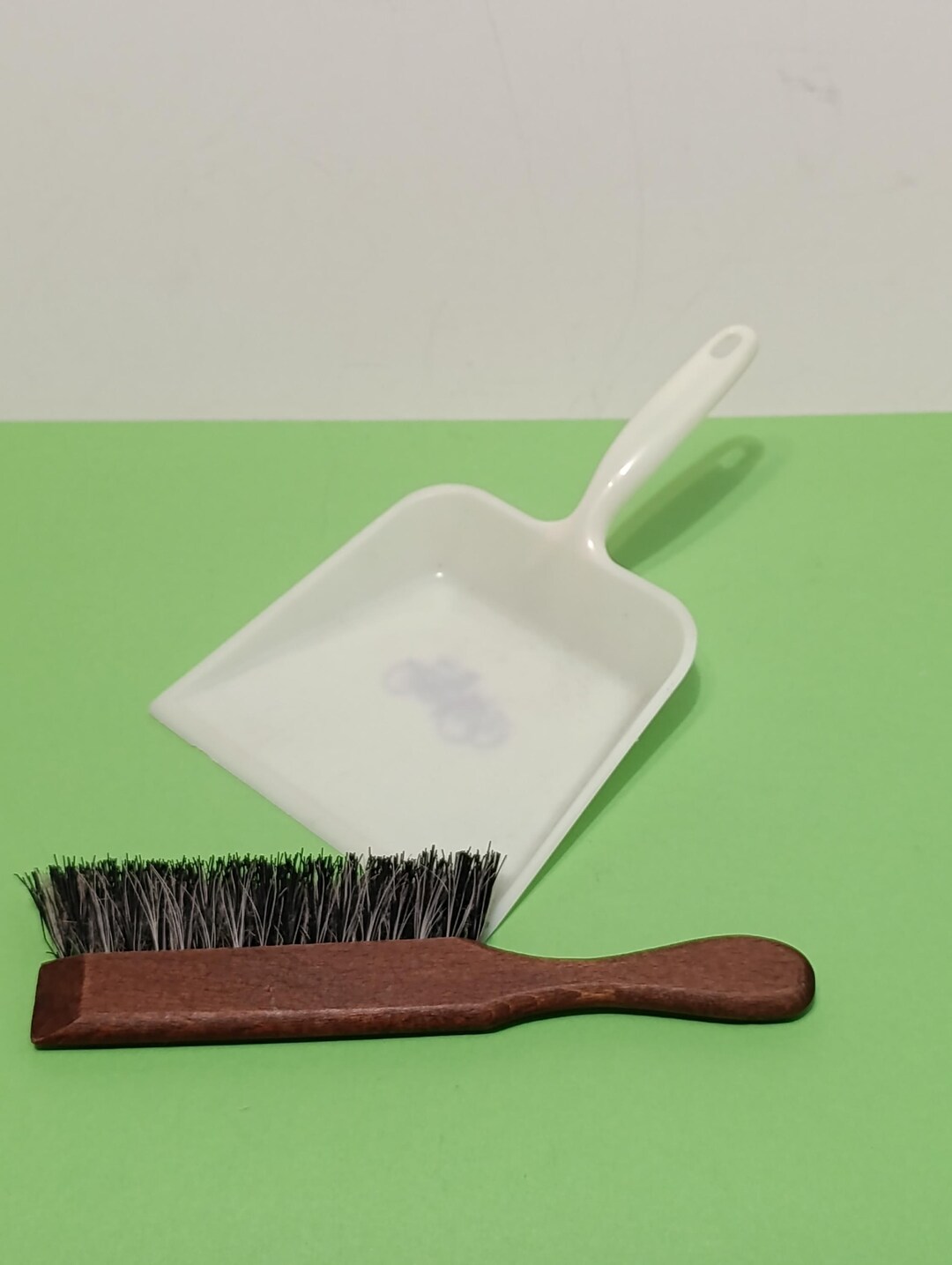 Retro Set, DUSTPAN and Brush.plastic Dustpan and Wooden Brush.made in ...