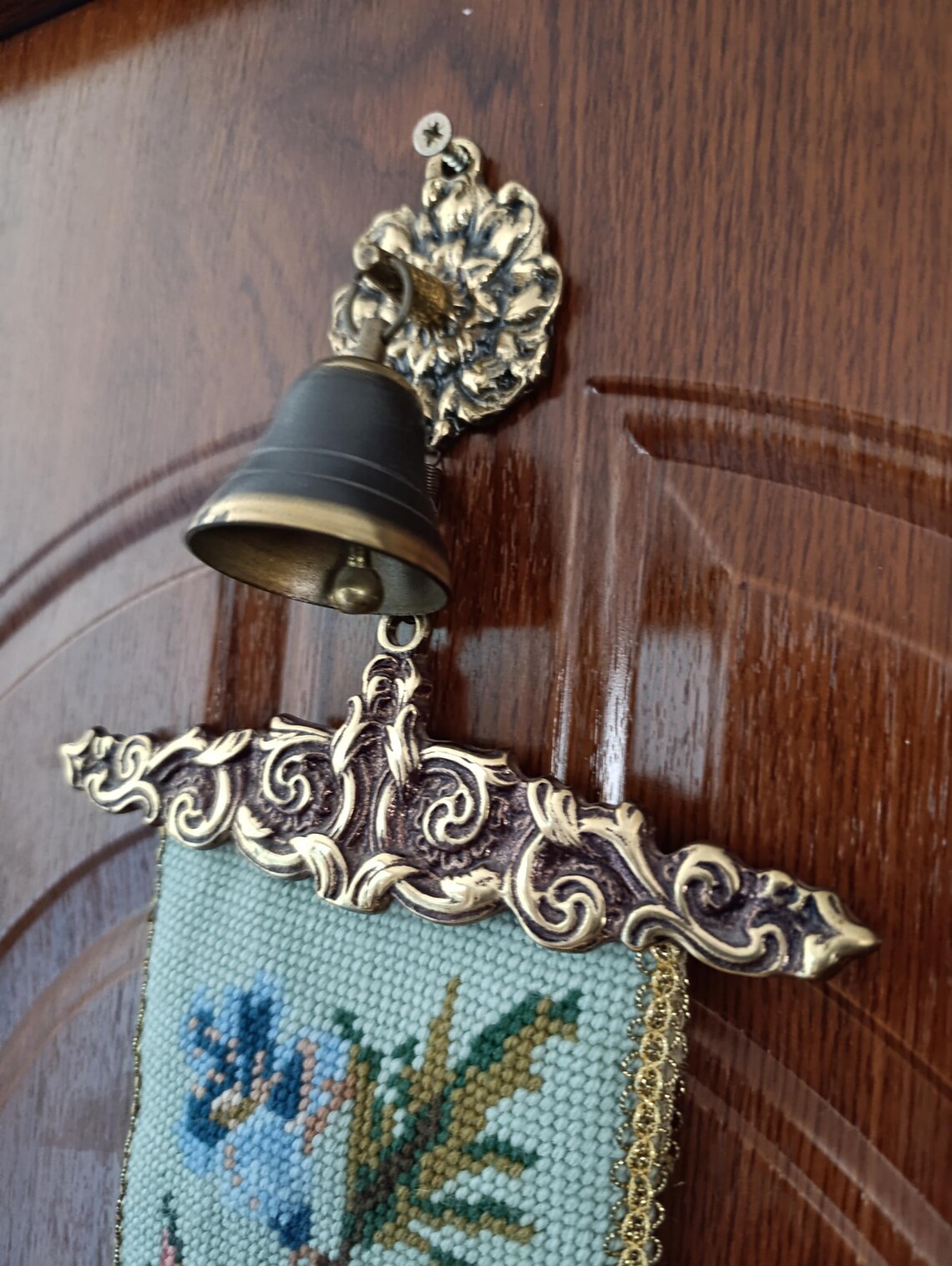 Vintage Estate Needlepoint Bell Pull With Bell Wall Hanging With Bronze ...