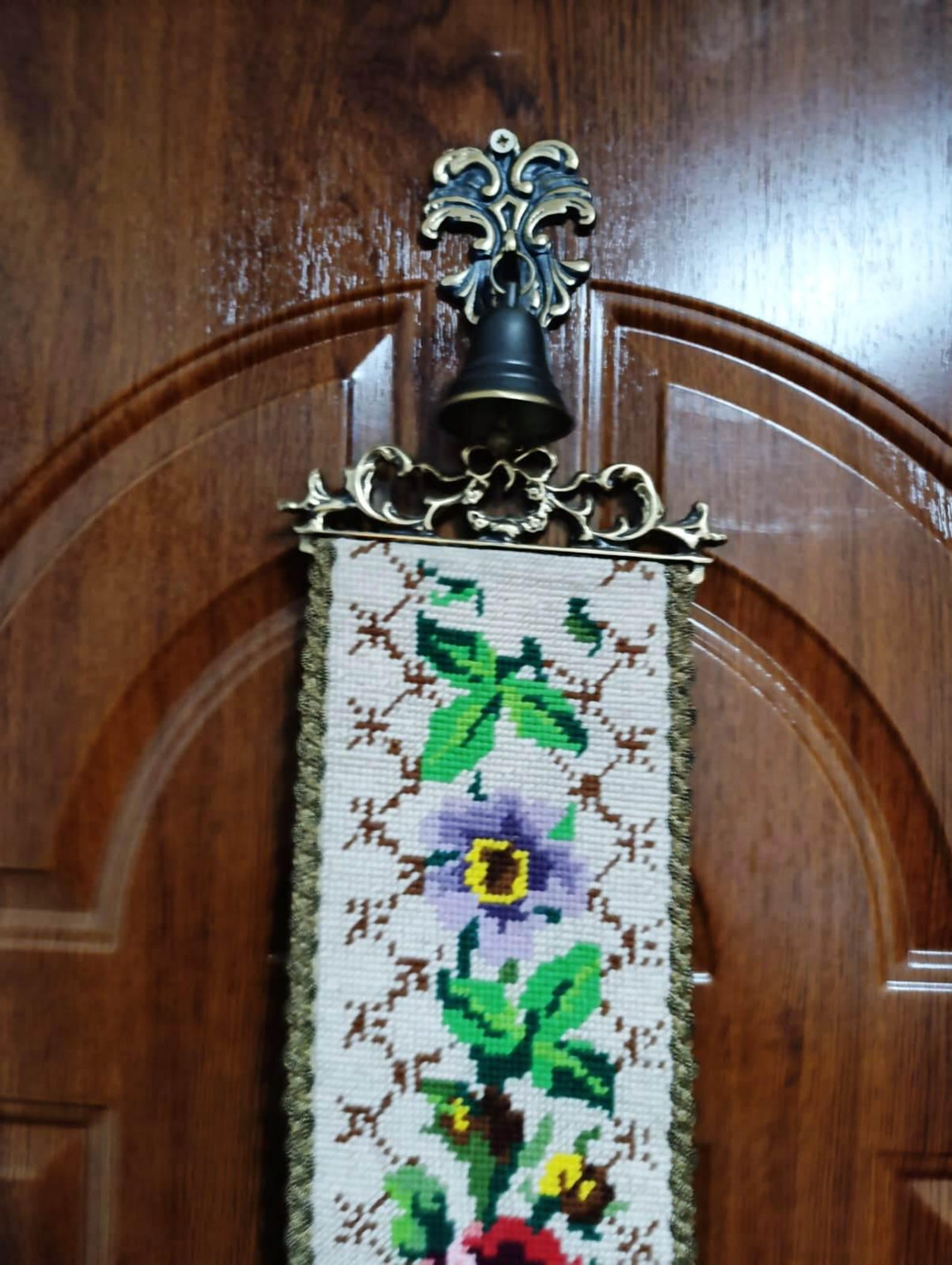 Vintage Estate Needlepoint Bell Pull With Bell Wall Hanging With Bronze ...