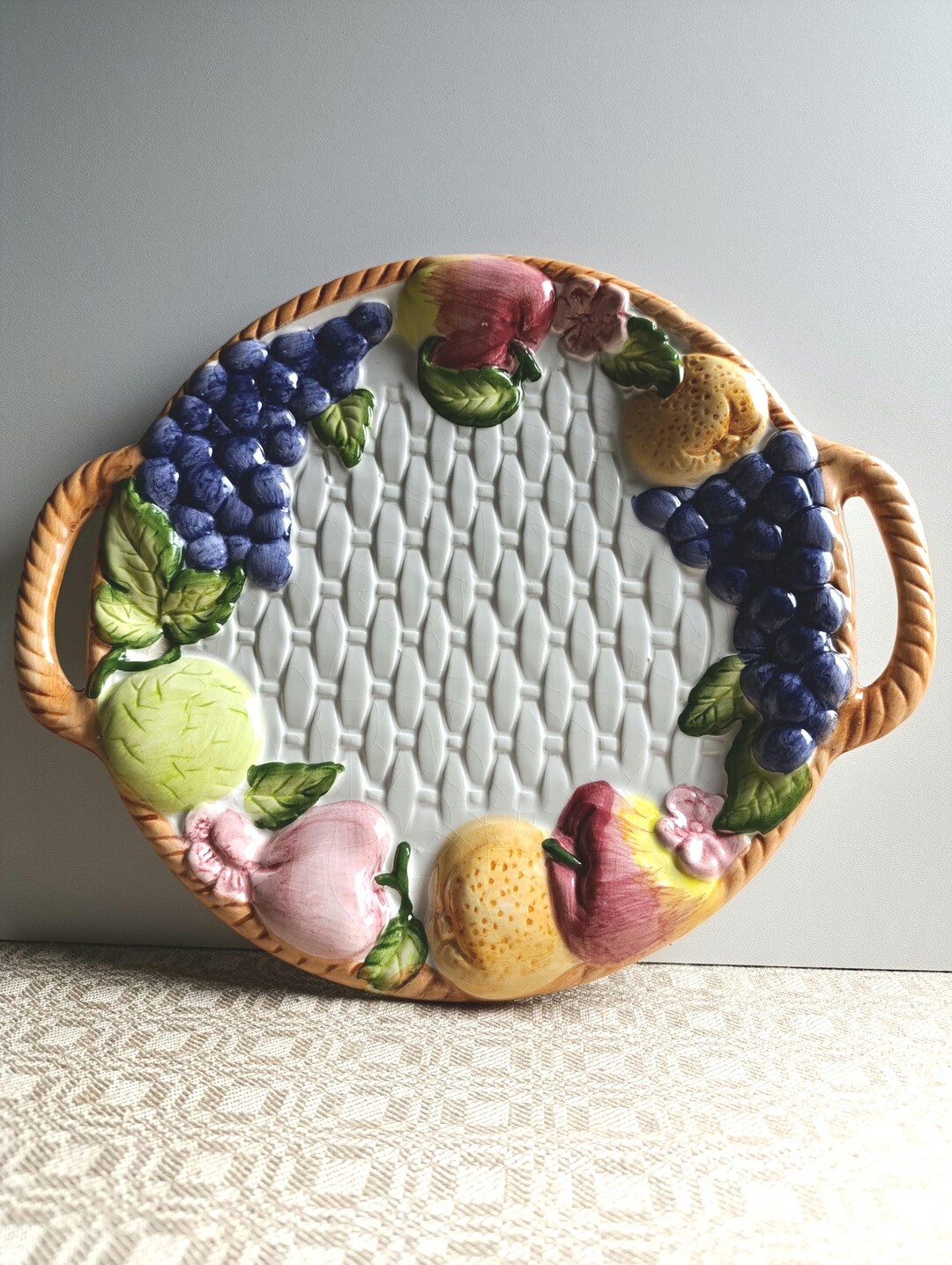 Timeless Elegance: Vintage Ceramic Fruit Platter With Majolica Details ...