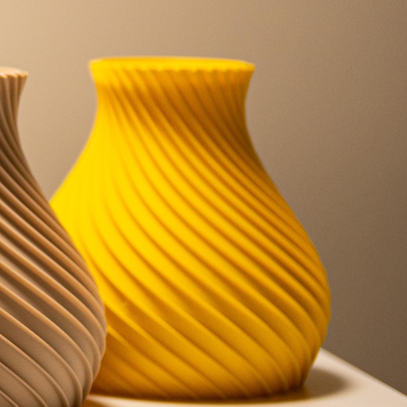 3d-printed Vase for Brick Flowers: Modern Ribbed Design (6.7” Tall ...