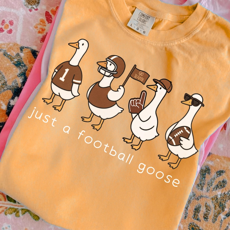 Football Goose PNG, Funny Game Day Goose Design, Fall Sports Shirt PNG ...