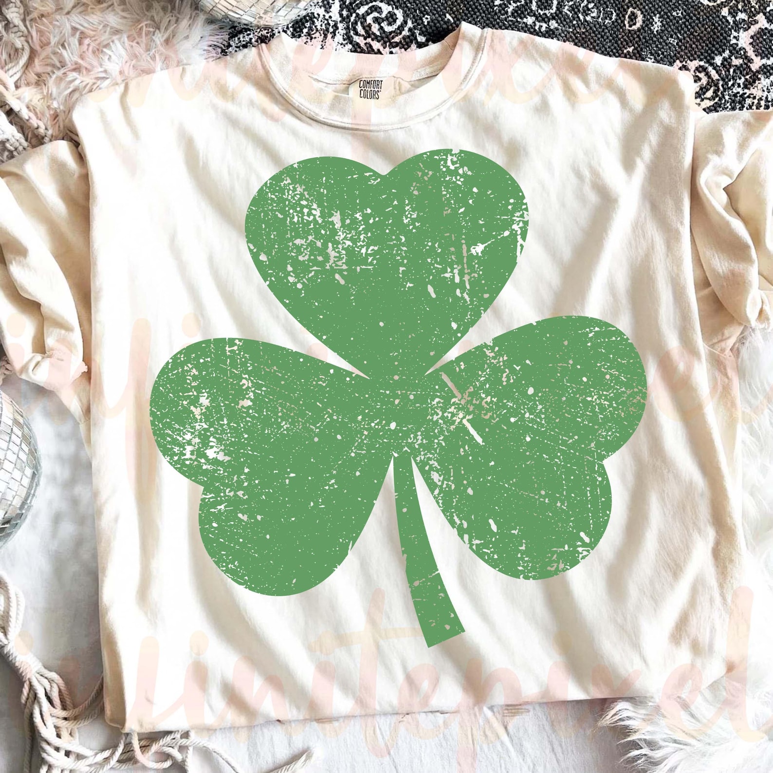 St Patricks Day Shamrock PNG SVG, Distressed Clover Silhouette, Vintage ...