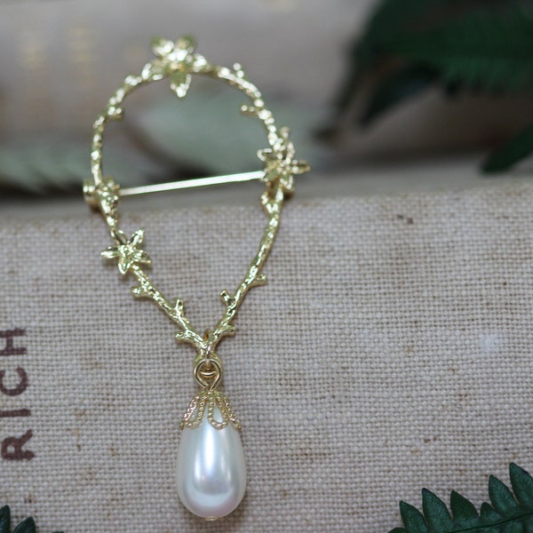 Laurel Wreath Pin Gold - Etsy