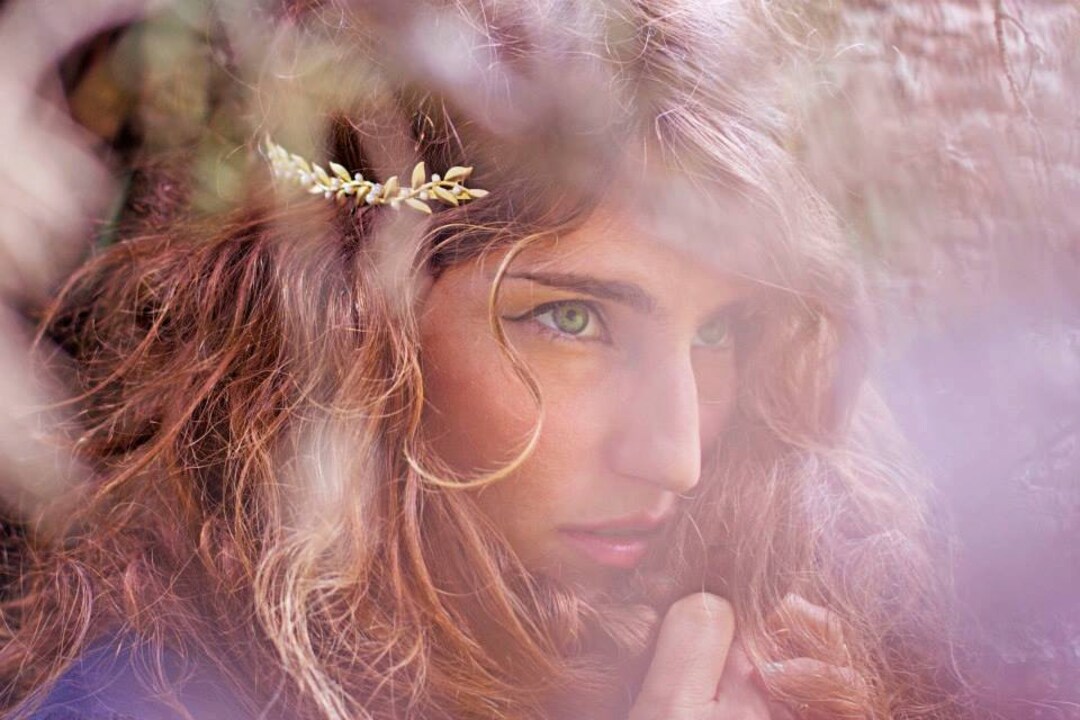 Venus Vines & Pearls Goddess Crown, Gold Leaves Tiara, Bridal Wreath ...