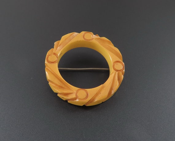 Bakelite brooch - Gem