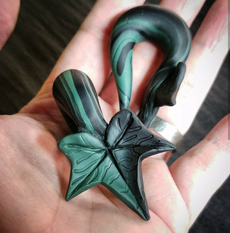 Forrest Ivy Leaf Drop Gauges // Customizable // Ombre // Pick - Etsy