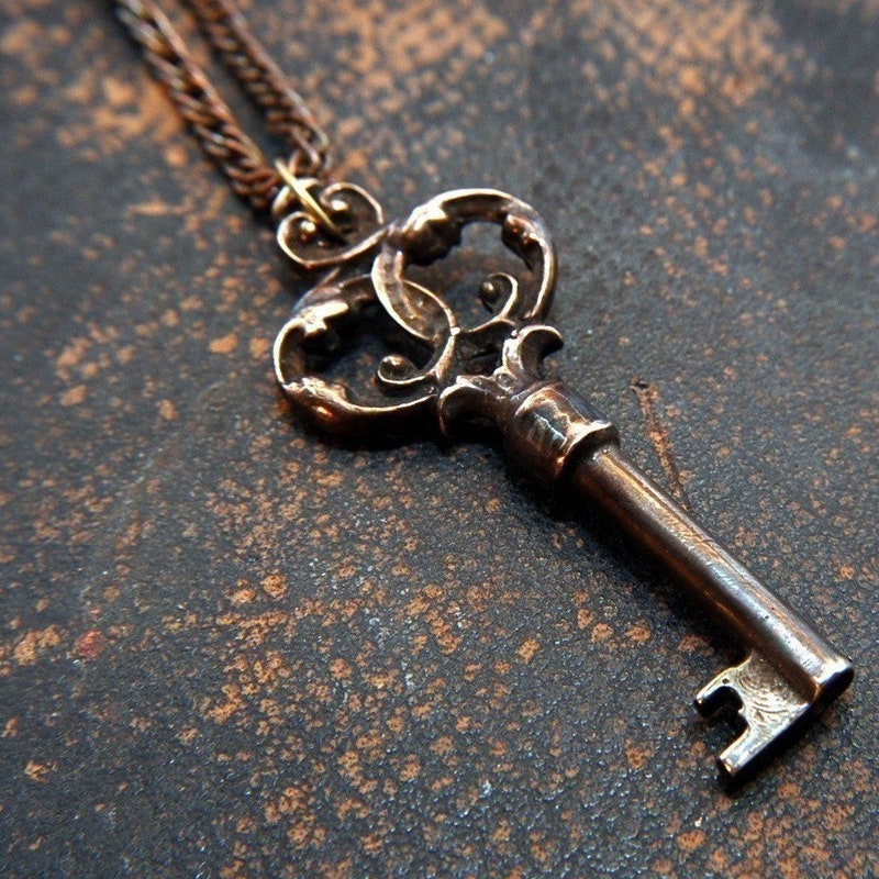 Vintage Skeleton Key Necklace - Etsy