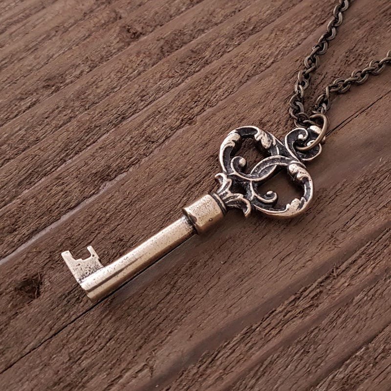 Vintage Skeleton Key Necklace - Etsy