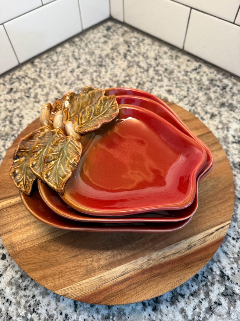 Vintage Set of 3 Ceramic Nesting Red Apple-shaped Plates Fruit-themed ...