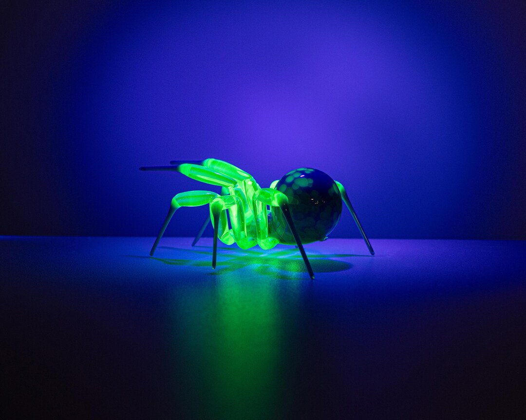 Handmade Turquoise Uranium Glass Spider – UV Reactive Sculpture - Etsy