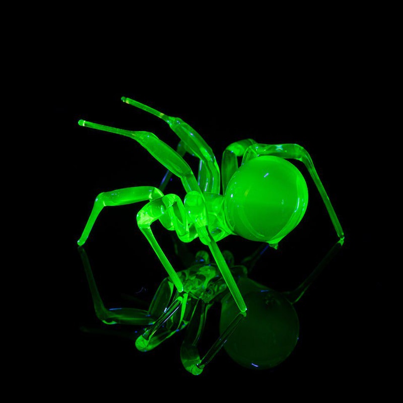 Uranium Glass Glowing - Etsy UK