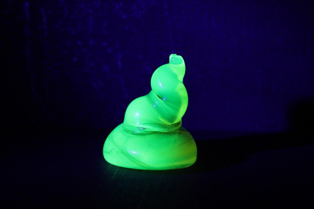 Glowing Uranium Glass Poop Figurine – Funny Gift UV Vaseline Glass ...