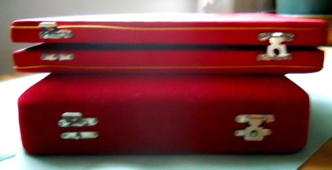 Vintage Red Velvet Shiny Satin Jewelry Box, Retro Hard Jewelry Case ...